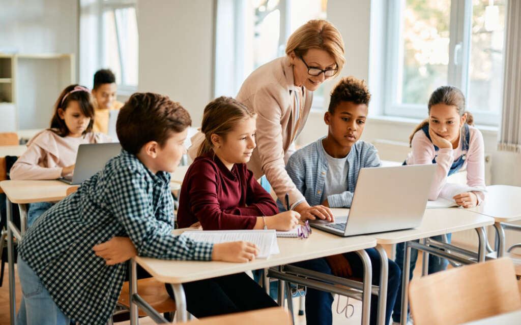 Building a Strong Foundation in Computer Science Education for Aspiring ...
